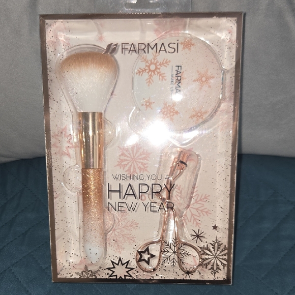 Farmasi | Makeup | Farmasi Gold And White Beauty Set | Poshmark